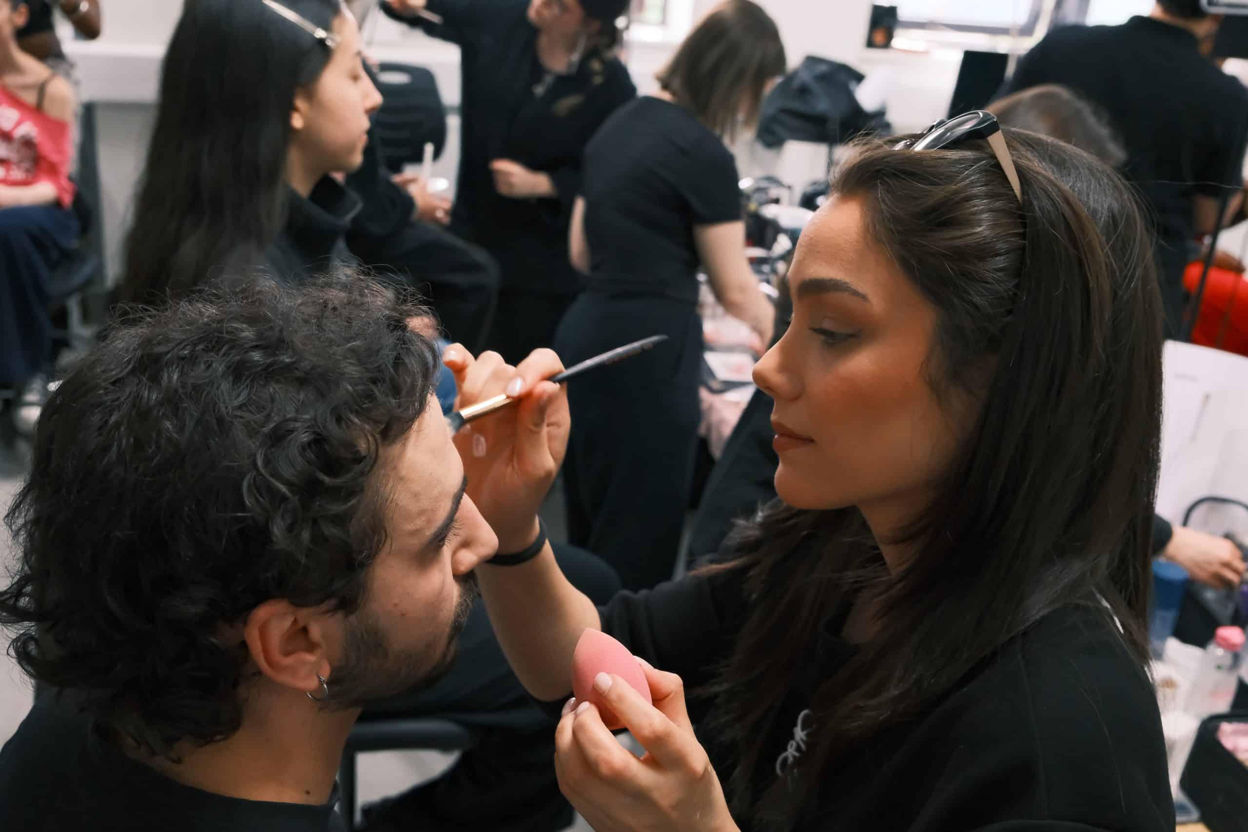 Asal Rastgou - The Makeup Artist Who Breathes Life into Fashion